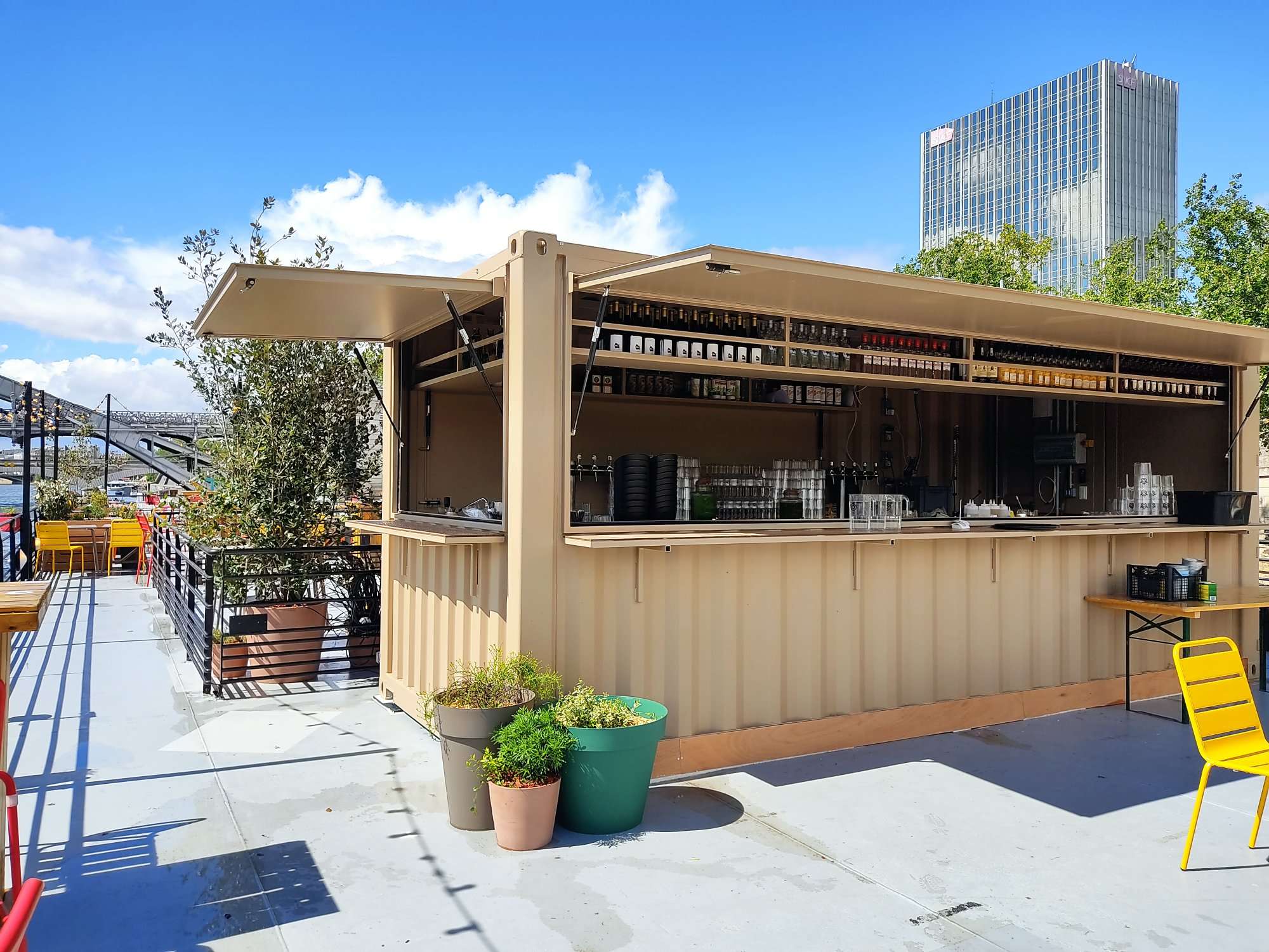 Container aménagé en bar - LE MAZETTE - CAPSA Container