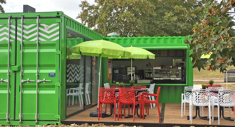 Restaurant d'autoroute en containers - LEO RESTO - CAPSA Container